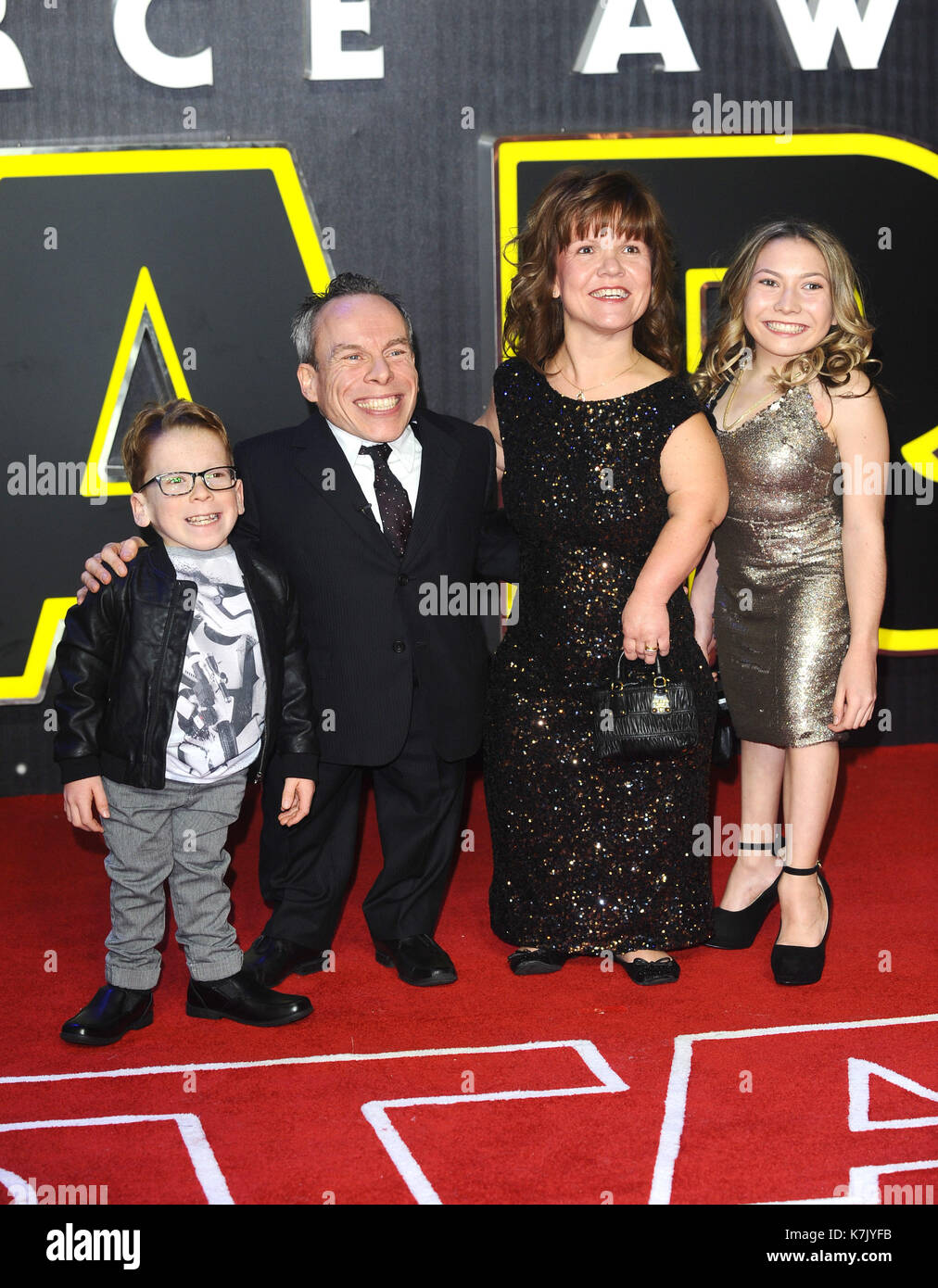 Warwick davis with his wife hi-res stock photography and images - Alamy