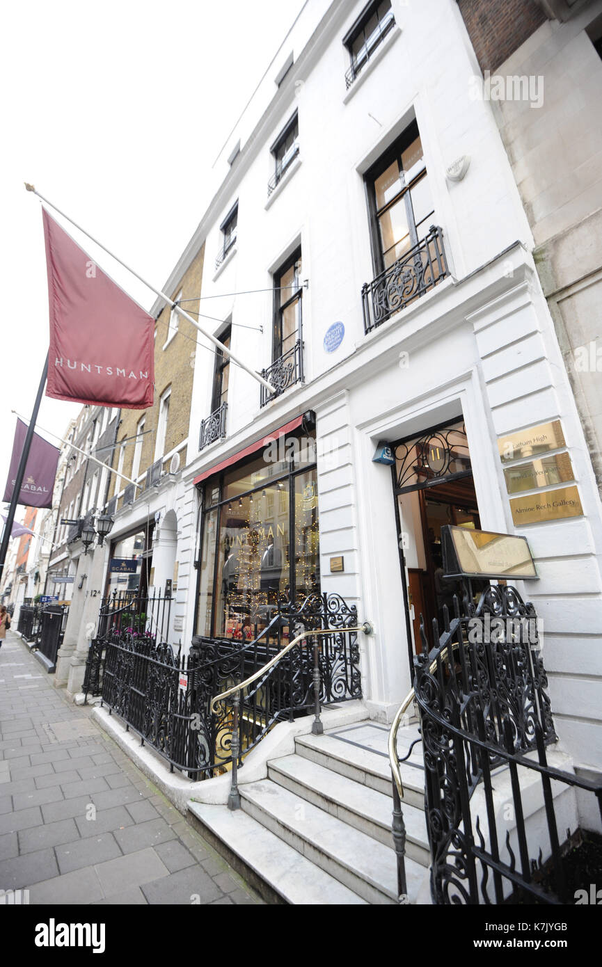 Huntsman store hi-res stock photography and images - Alamy