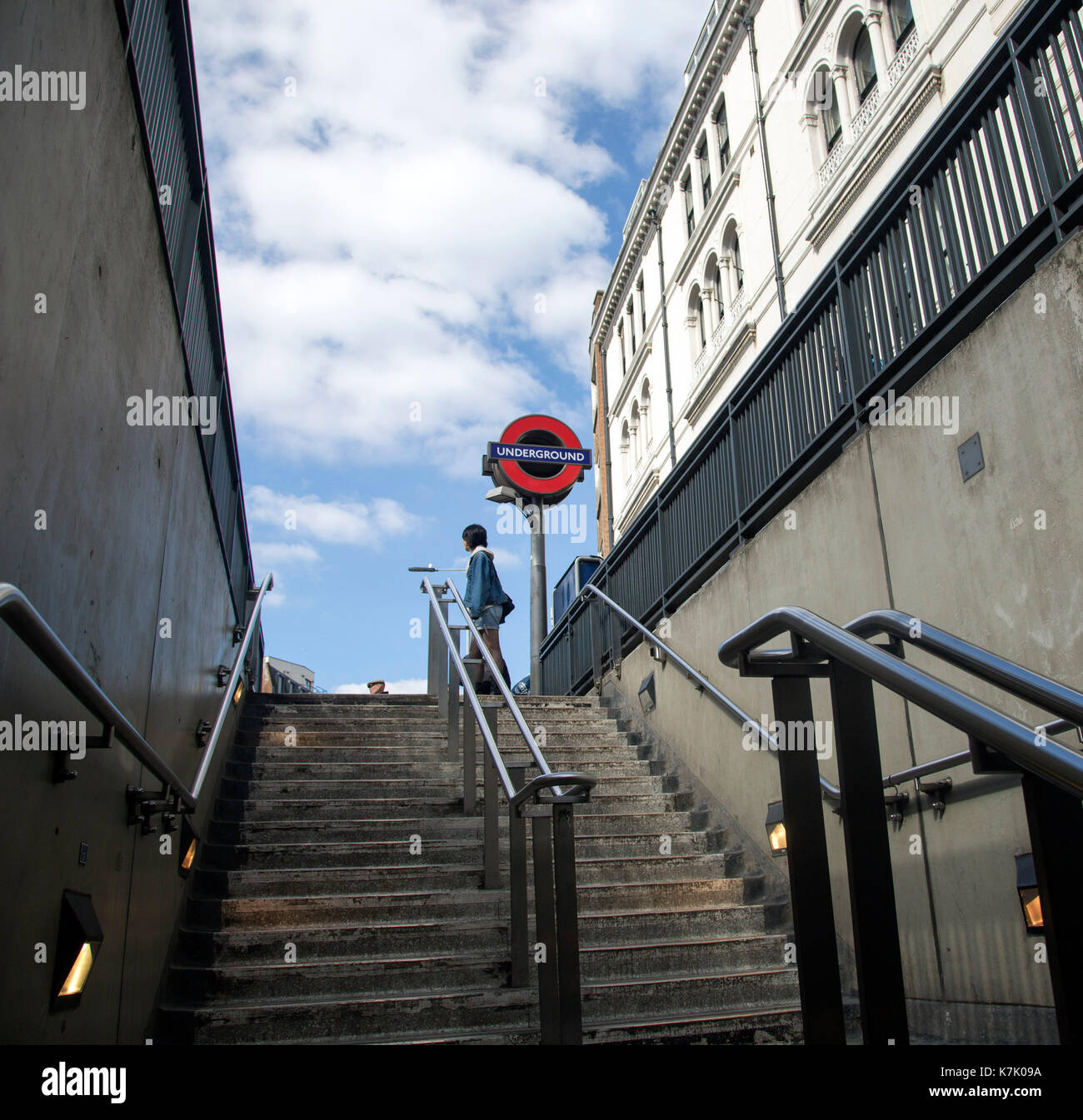 London bridge tube station hi-res stock photography and images - Alamy