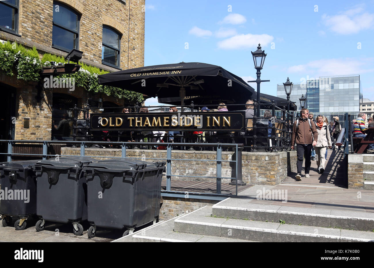 The Old Thameside Inn High Resolution Stock Photography and Images - Alamy