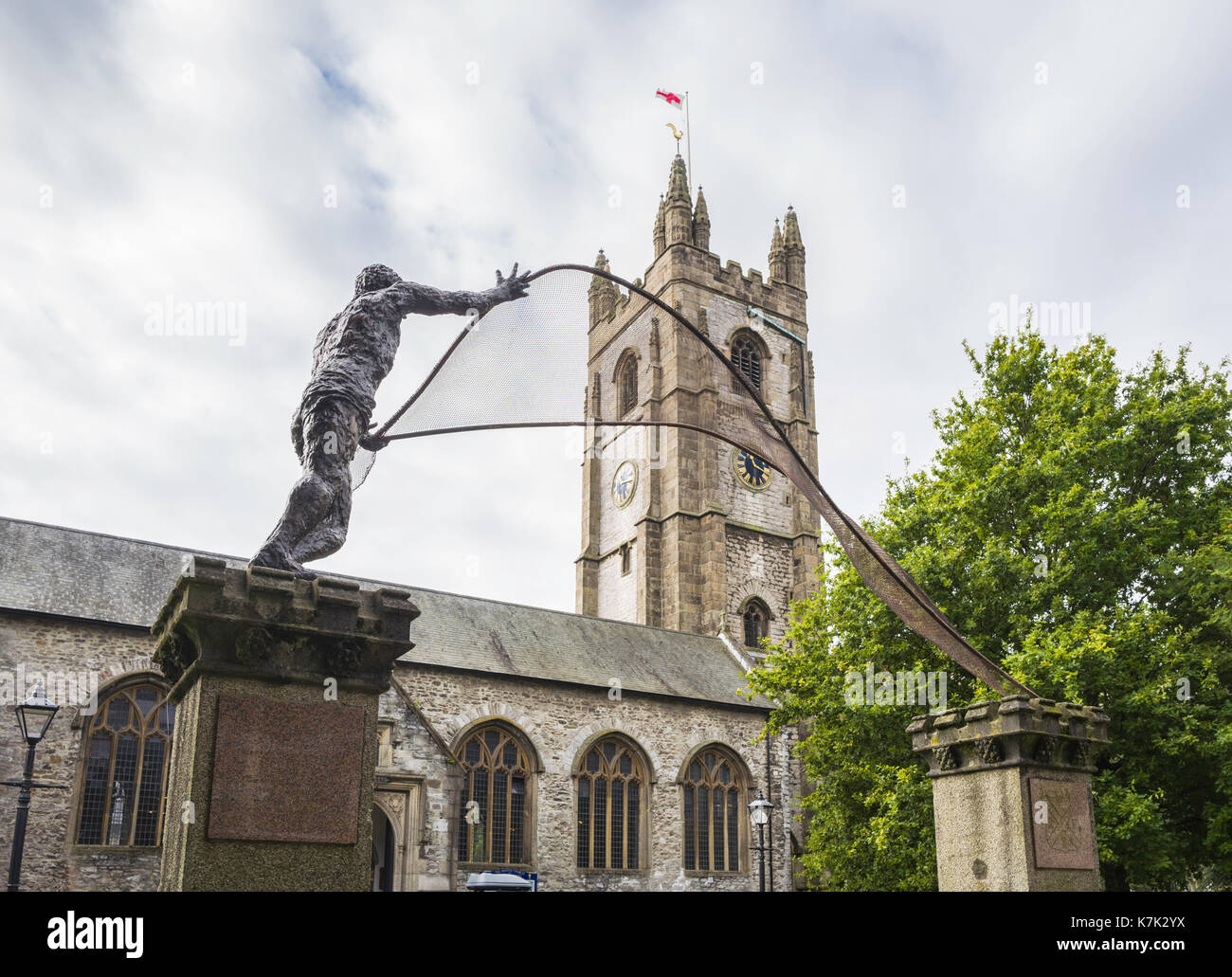 Parish church of saint andrew hi-res stock photography and images - Alamy