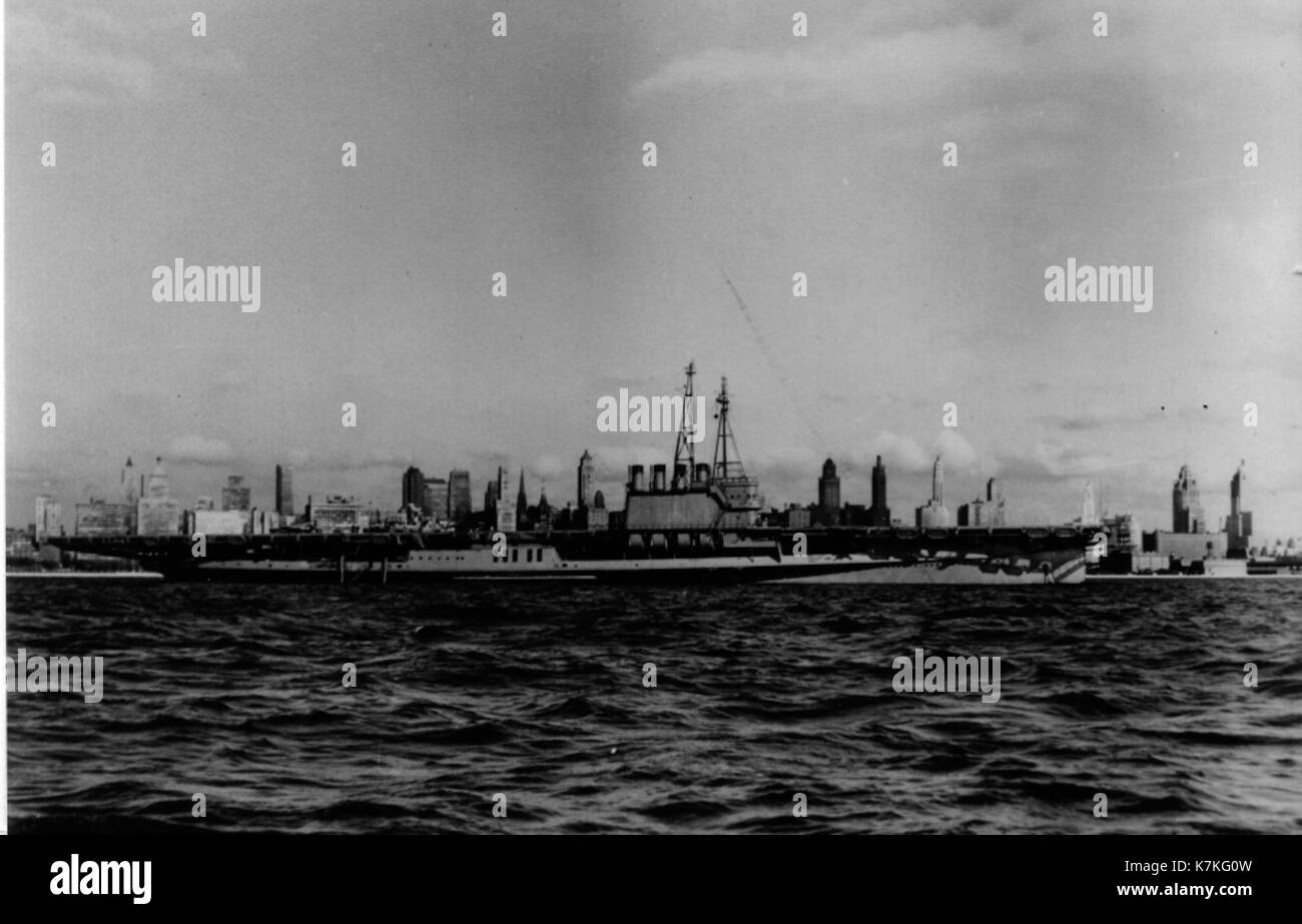 Uss buffalo hi-res stock photography and images - Alamy