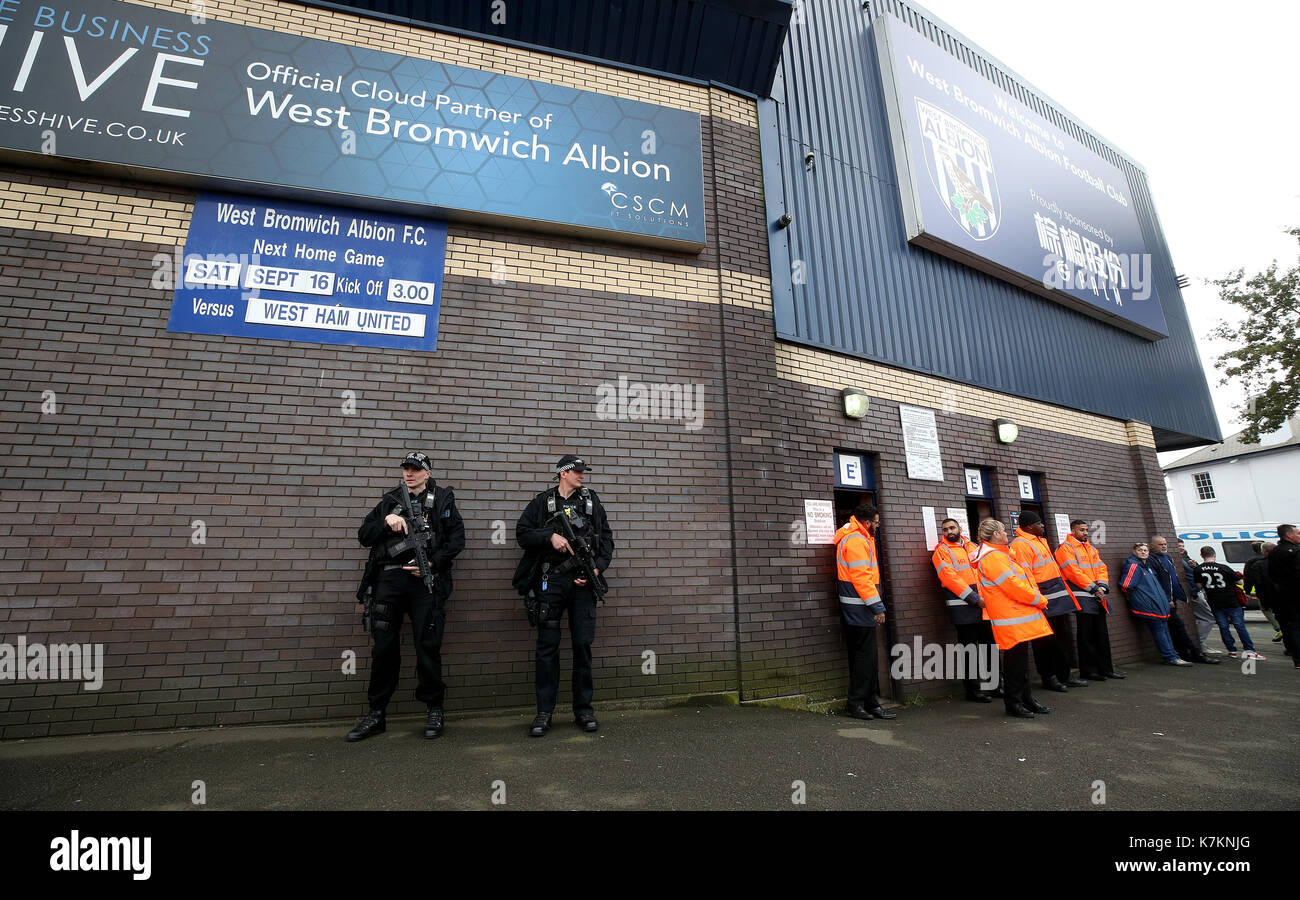Armed police on duty outside stadium hi-res stock photography and ...