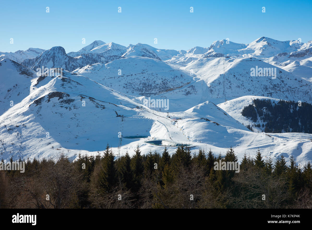 Panorama winter horizon snow sky hi-res stock photography and images ...