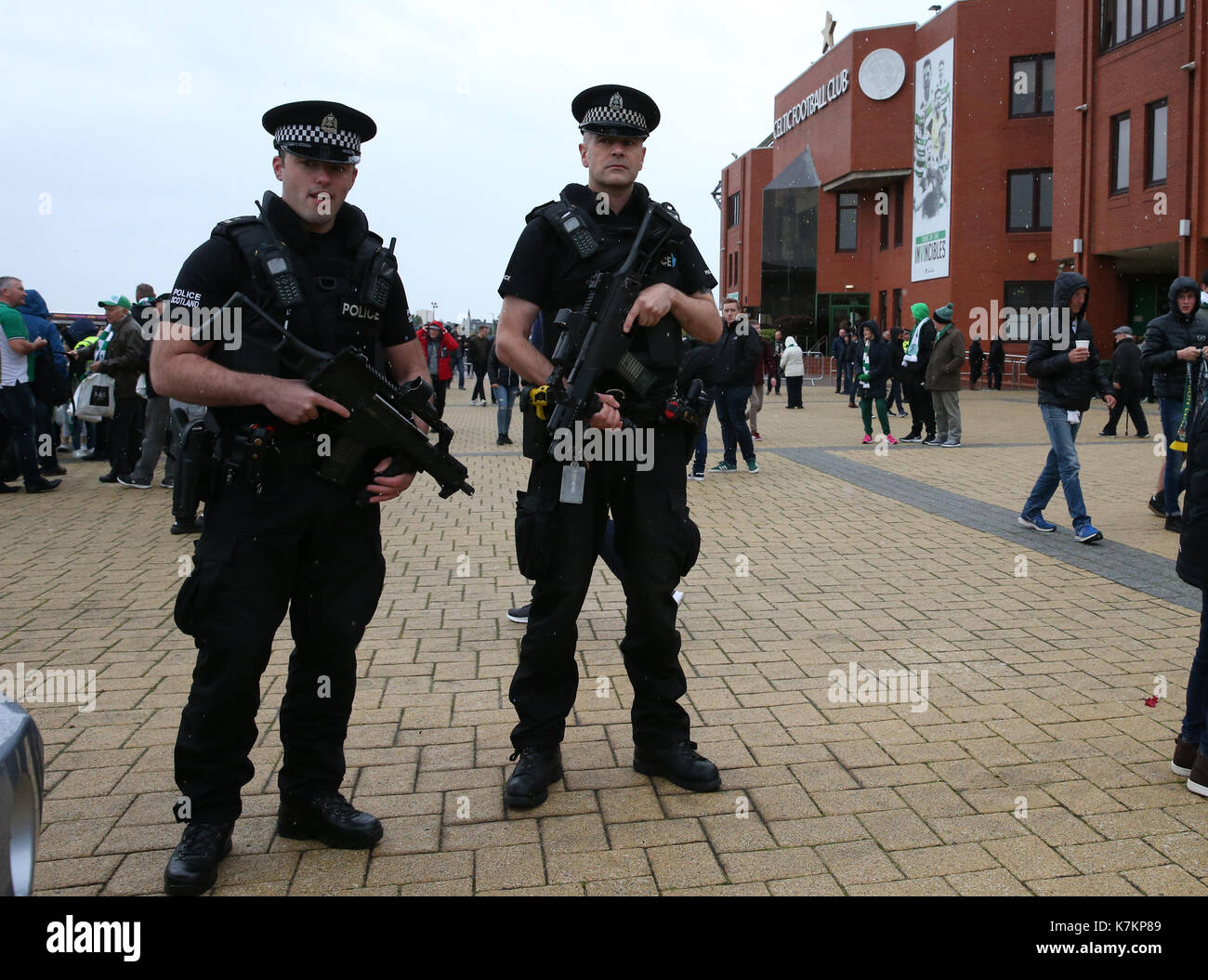 Scottish armed police hi-res stock photography and images - Alamy