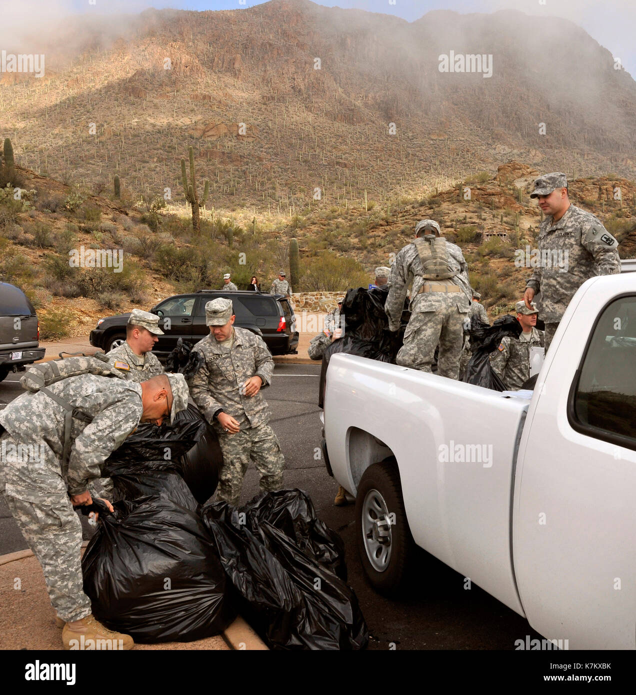 Guardsmen with the U.S. Army National Guard, Alpha Company, 1st ...
