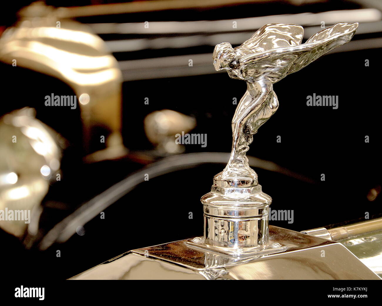 Rolls royce spirit of ecstasy bonnet emblem hi-res stock photography ...