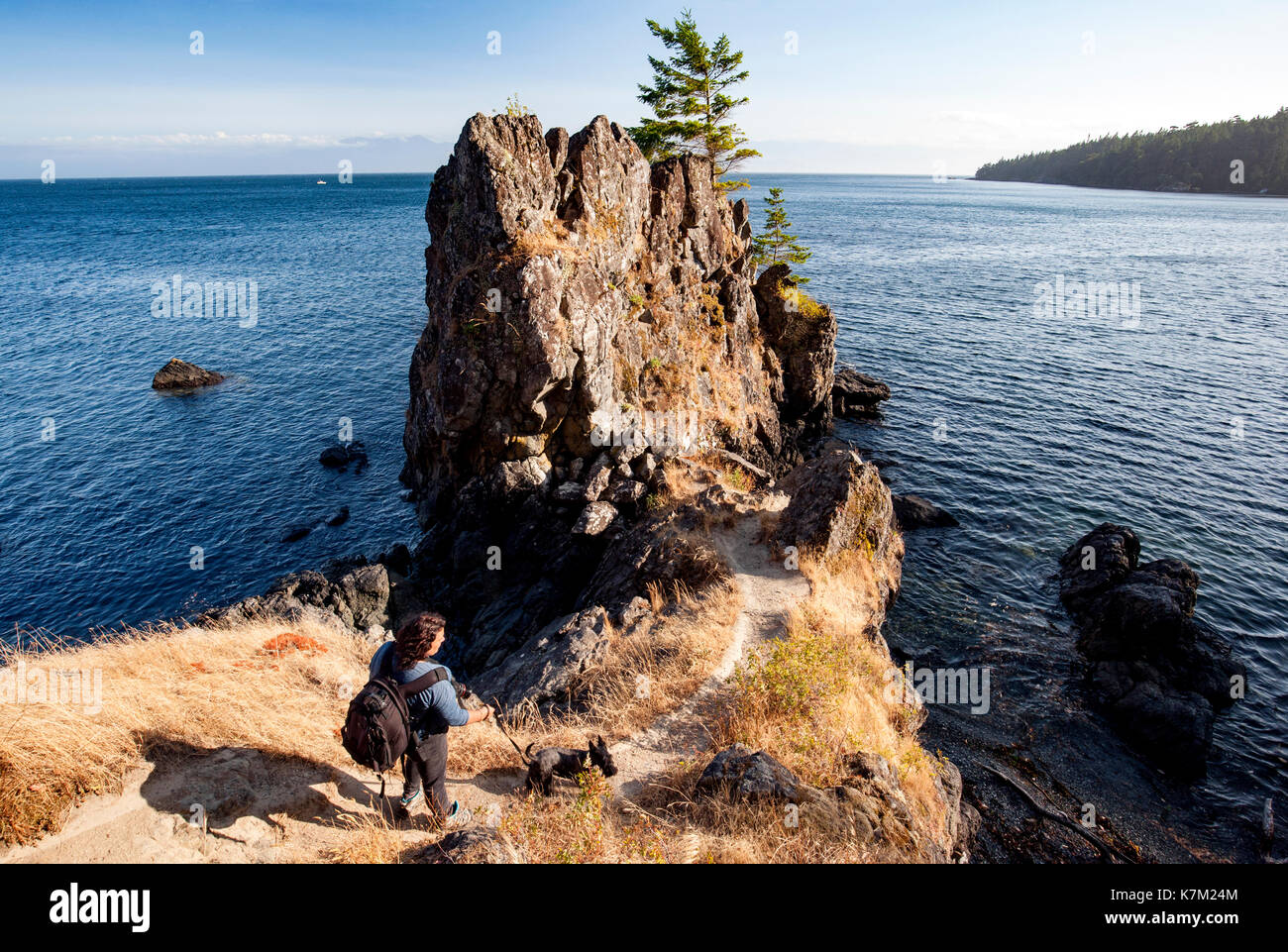 Rocky Coastline on Creyke Point Trail - East Sooke Regional Park, Sooke ...