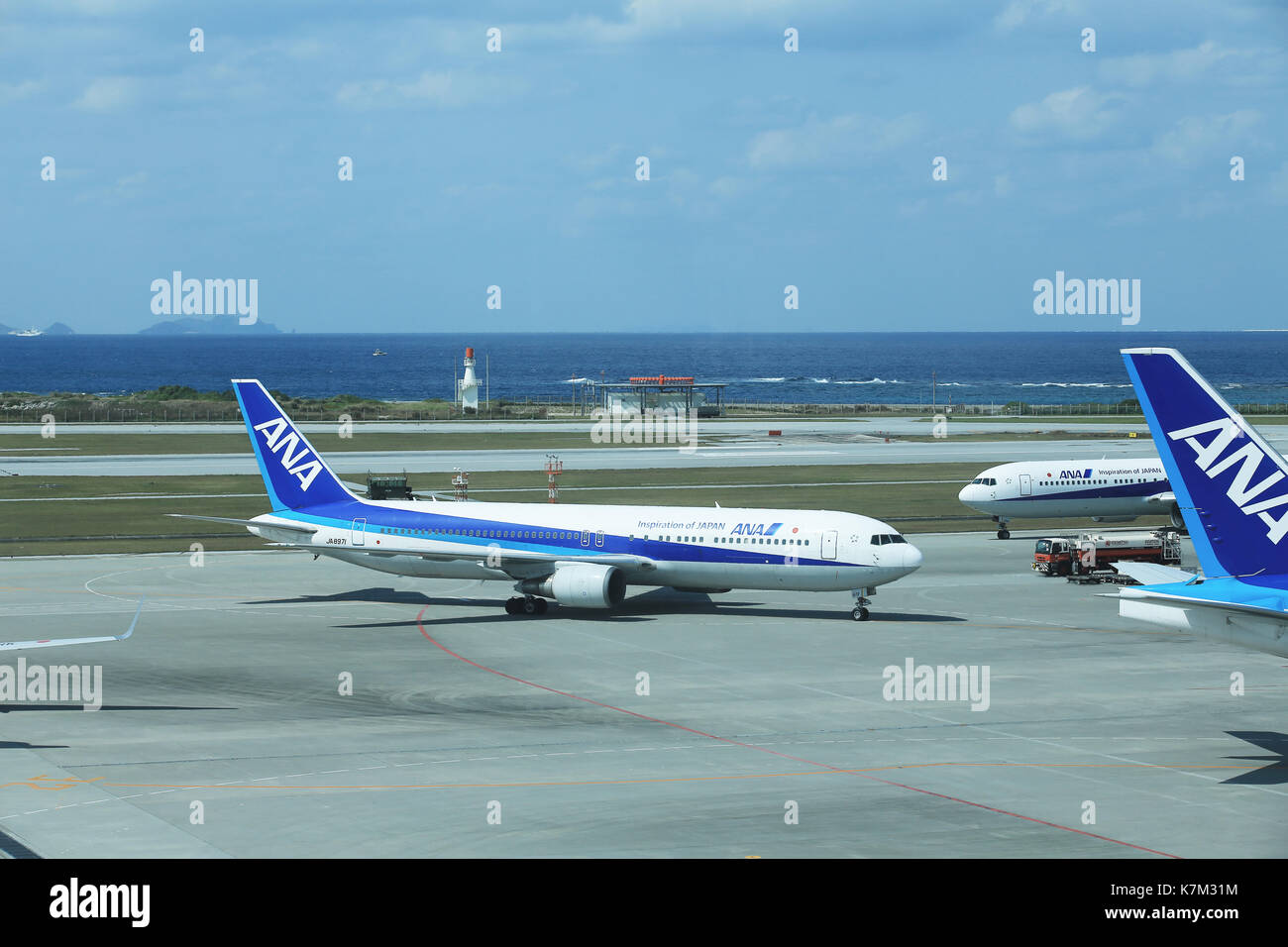 Ana airline passengers hi-res stock photography and images - Alamy
