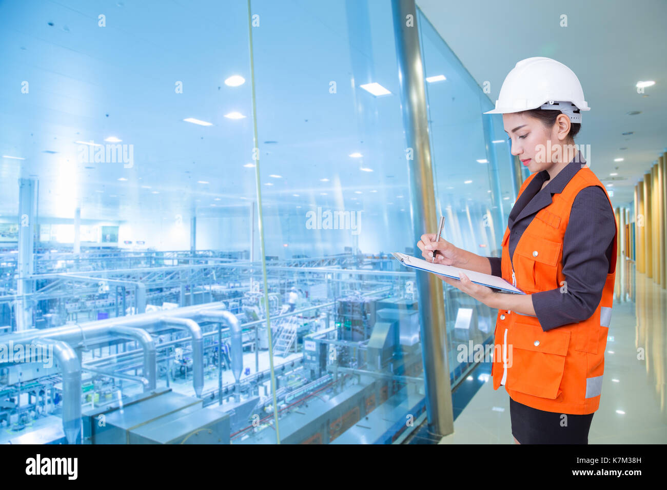Asian factory worker production line hi-res stock photography and ...