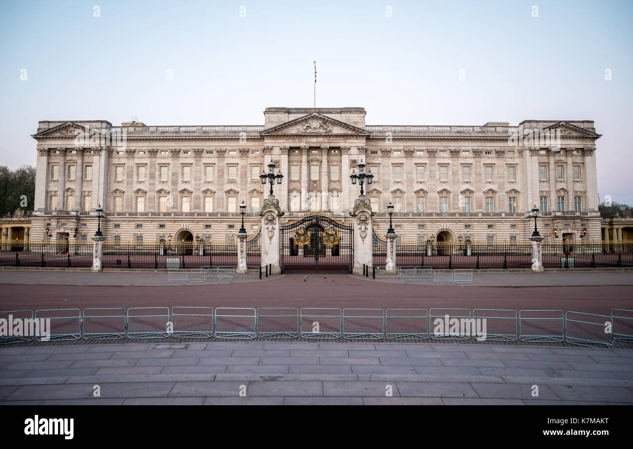 A view of Buckingham Palace early in the morning in London, England ...