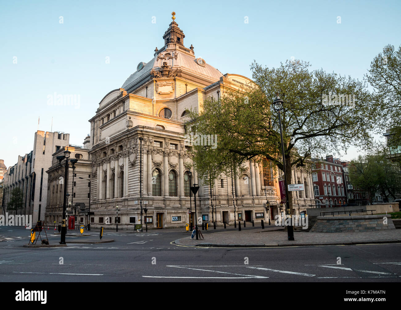Central hall building hi-res stock photography and images - Alamy