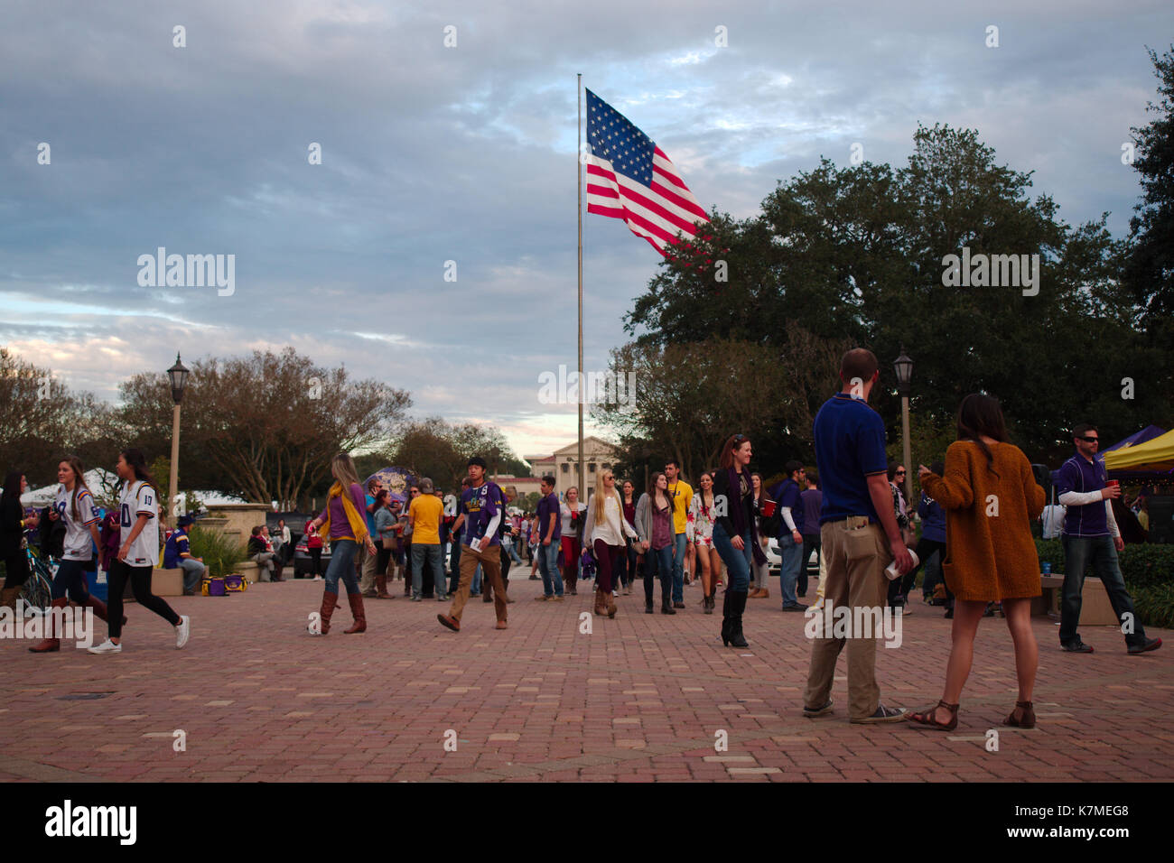 Tailgating hi-res stock photography and images - Alamy