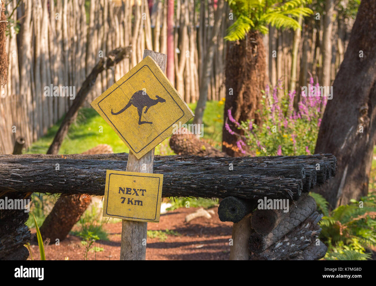 Aussie traffic sign hi-res stock photography and images - Alamy