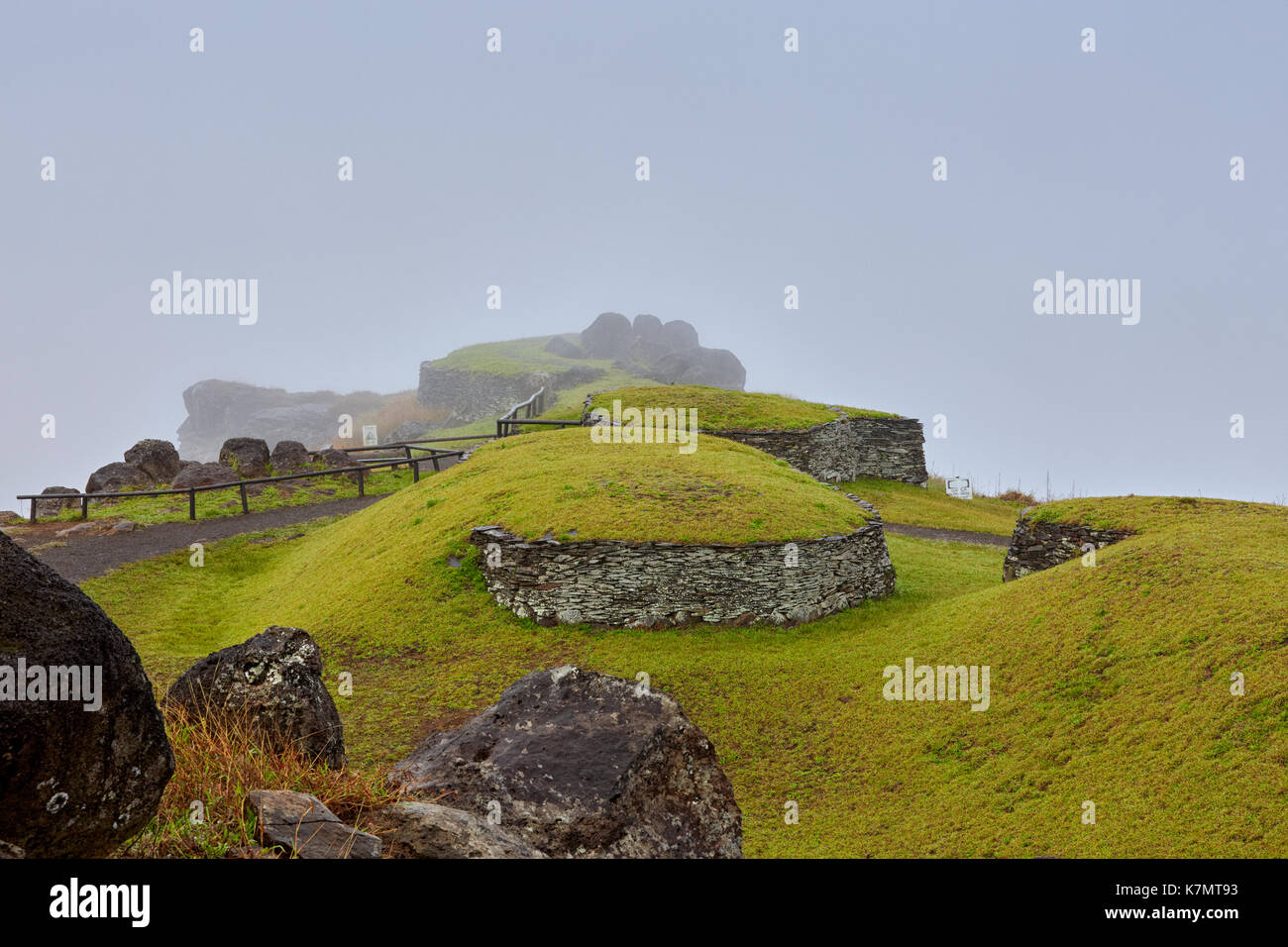 Ceremonial Stone Village of Orongo where the birdman competition used ...
