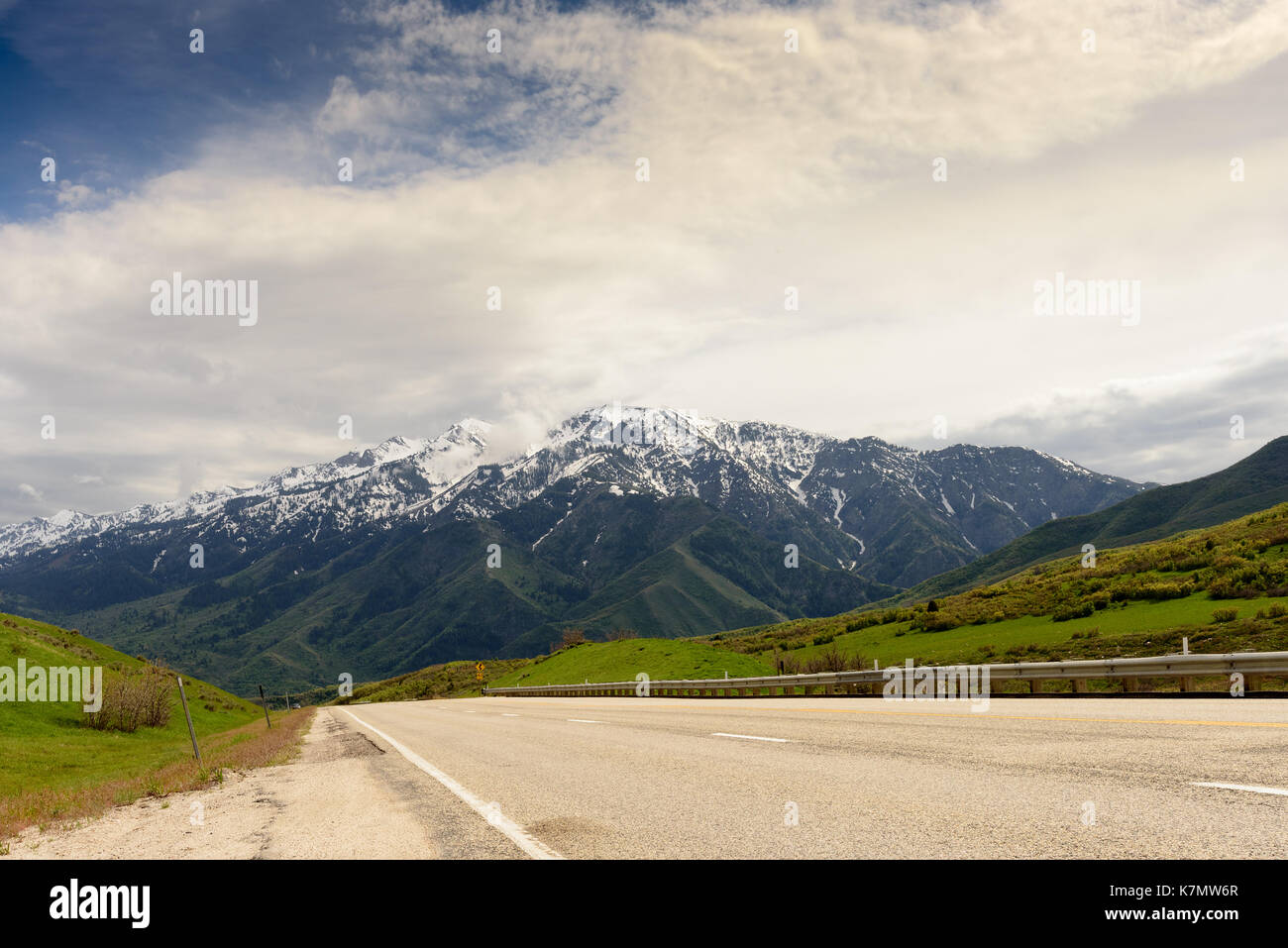 Hillside highway hi-res stock photography and images - Alamy