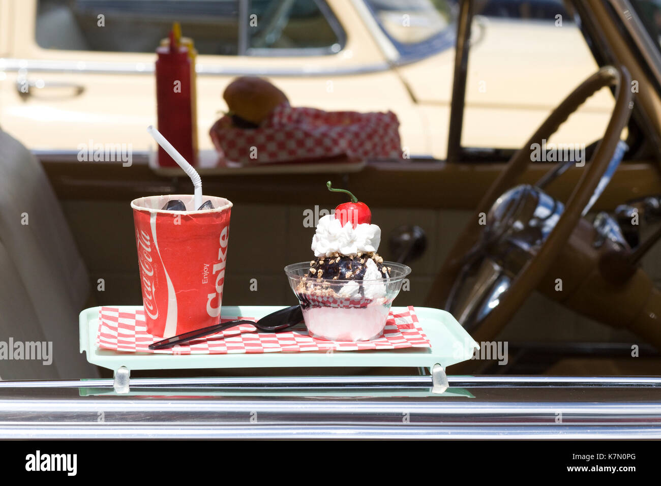 Drive in food tray in window hi-res stock photography and images - Alamy