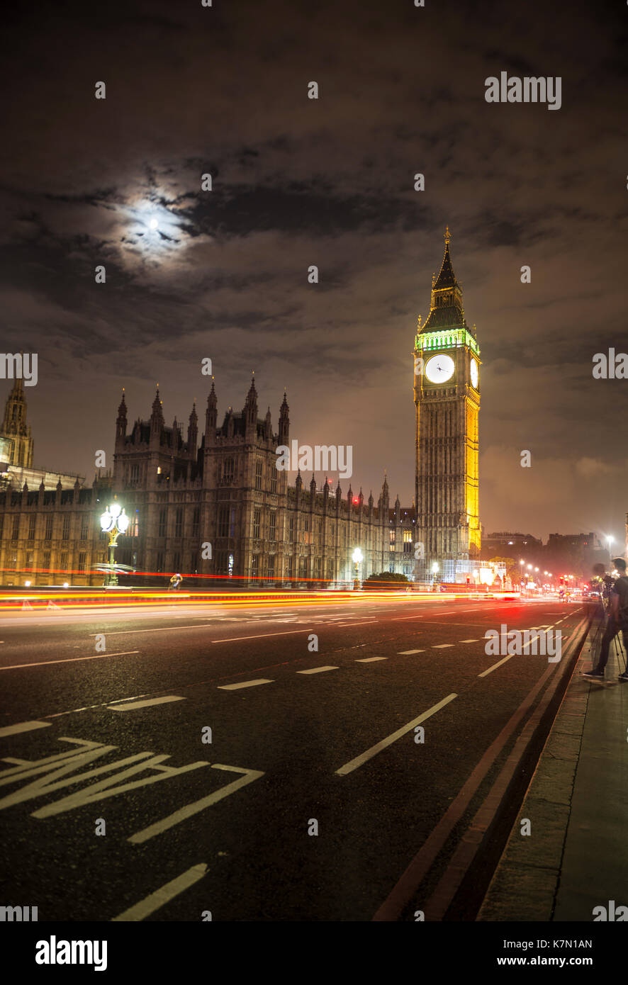 Palace of Westminster with Big Ben at night, Westminster Bridge, motion ...