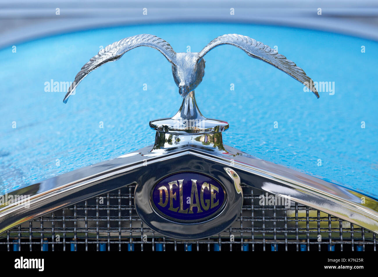 Vintage radiator mascot emblem hi-res stock photography and images - Alamy