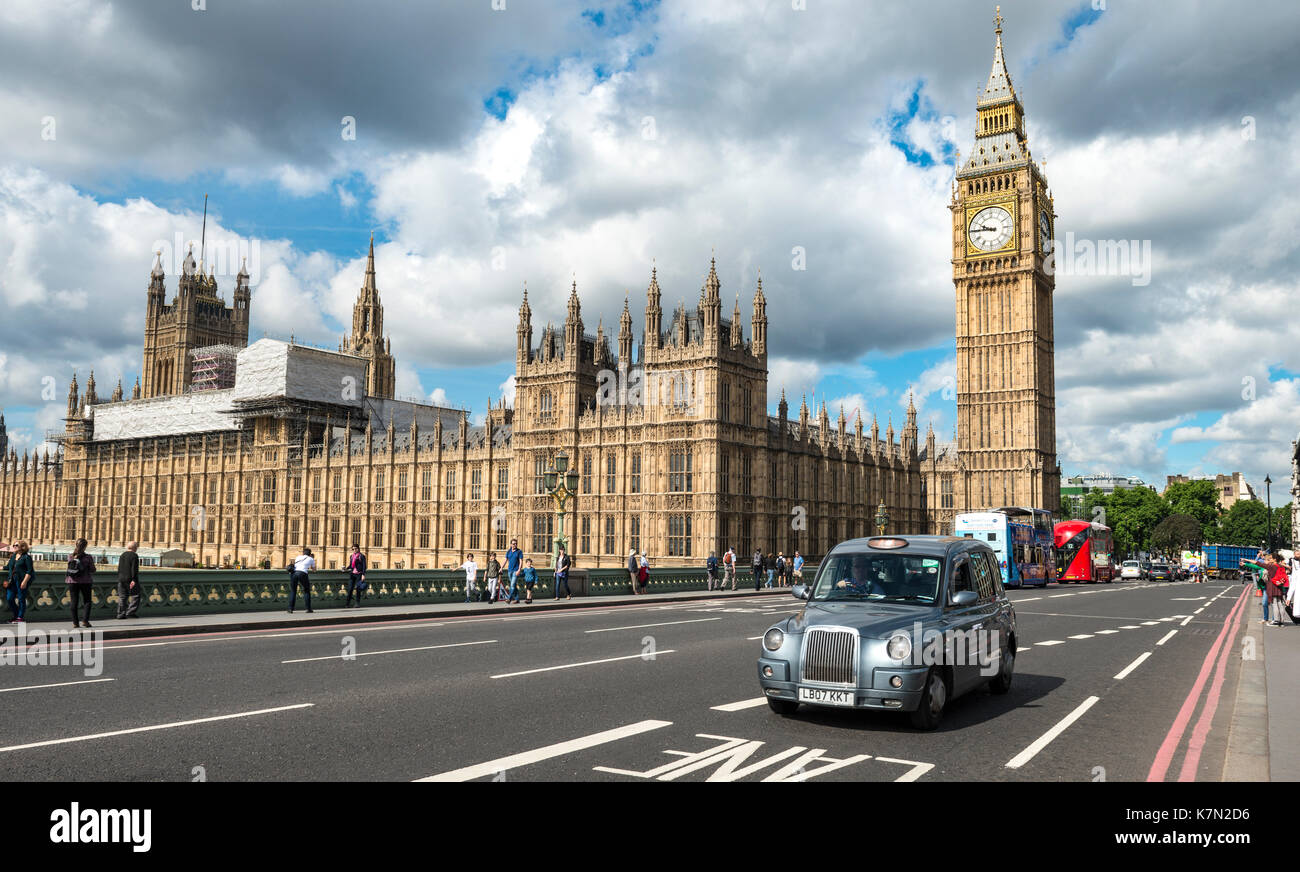 Grey taxi hi-res stock photography and images - Alamy