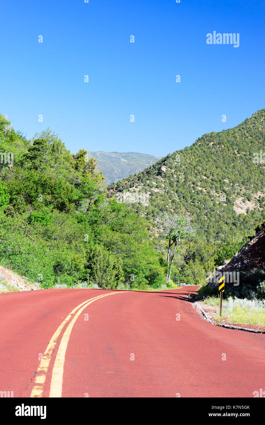 Lonely canyon road hi-res stock photography and images - Alamy