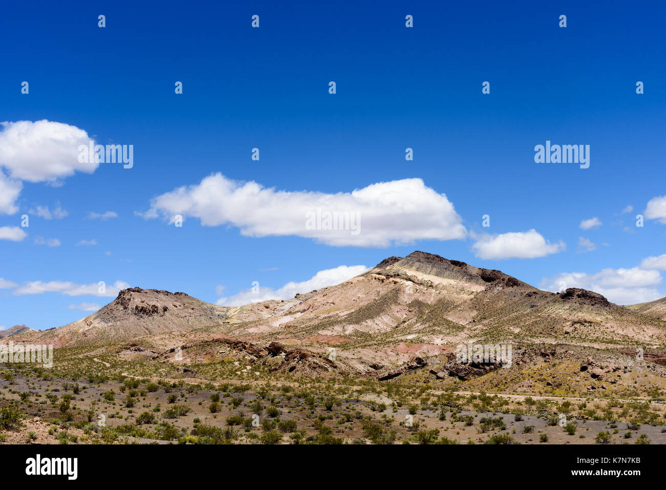 Remote desert scenery hi-res stock photography and images - Alamy