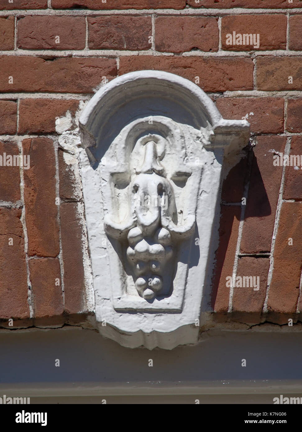 The image depicts a stone known as the 'sluitsteen' located at Plantage ...