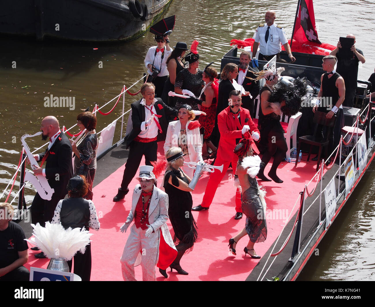 Boat 24 Luna Lunettes Vari%%C3%%A9t%%C3%%A9, Canal Parade Amsterdam ...