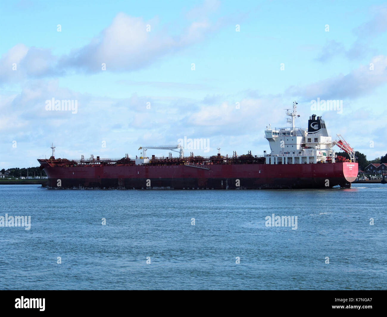 The STI Rotherhithe is a 2015-built tanker ship, identified by IMO ...
