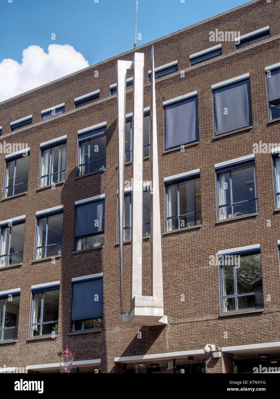 Police station building exterior hi-res stock photography and images ...