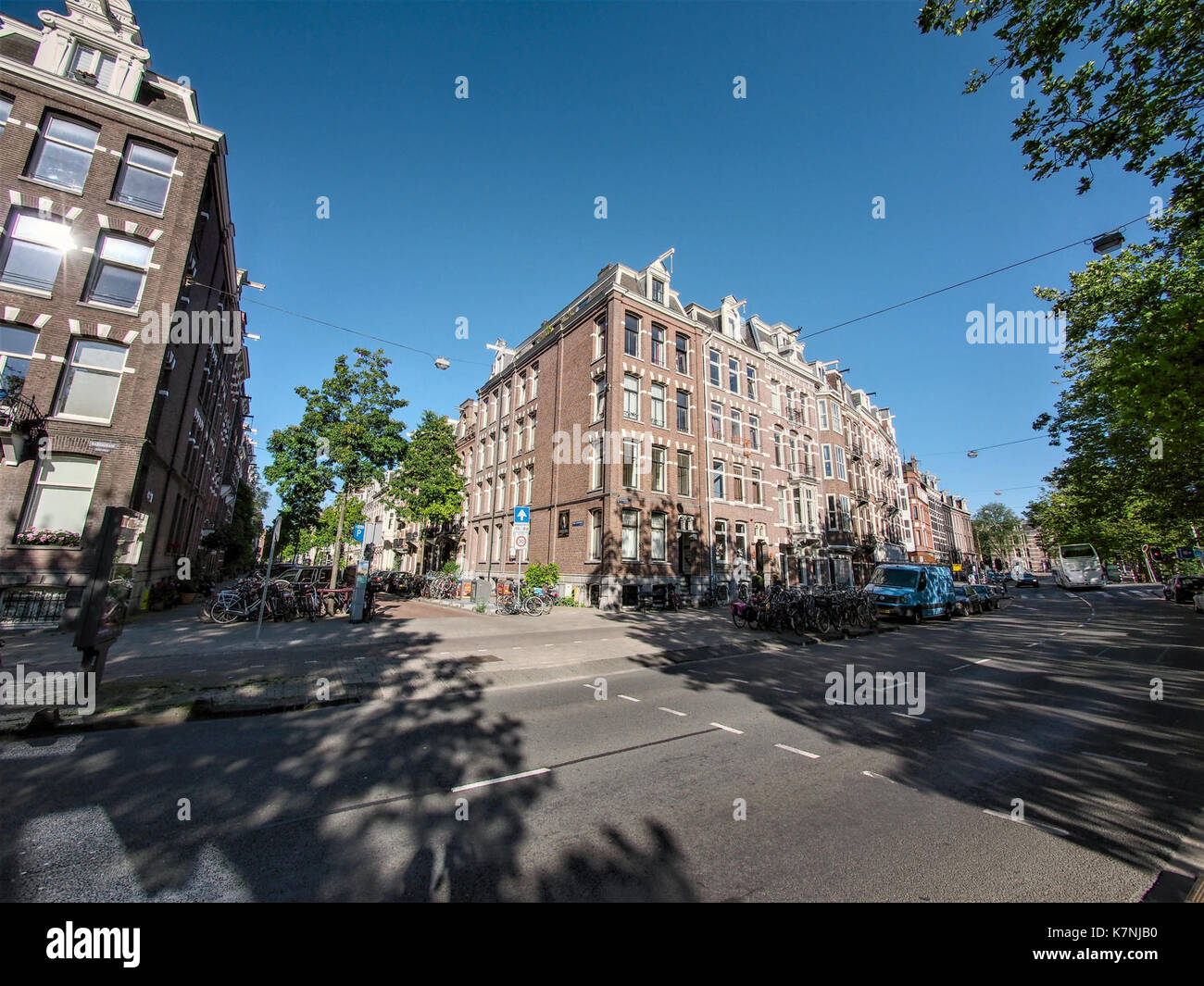 This photograph shows the intersection of Nassaukade and Derde ...