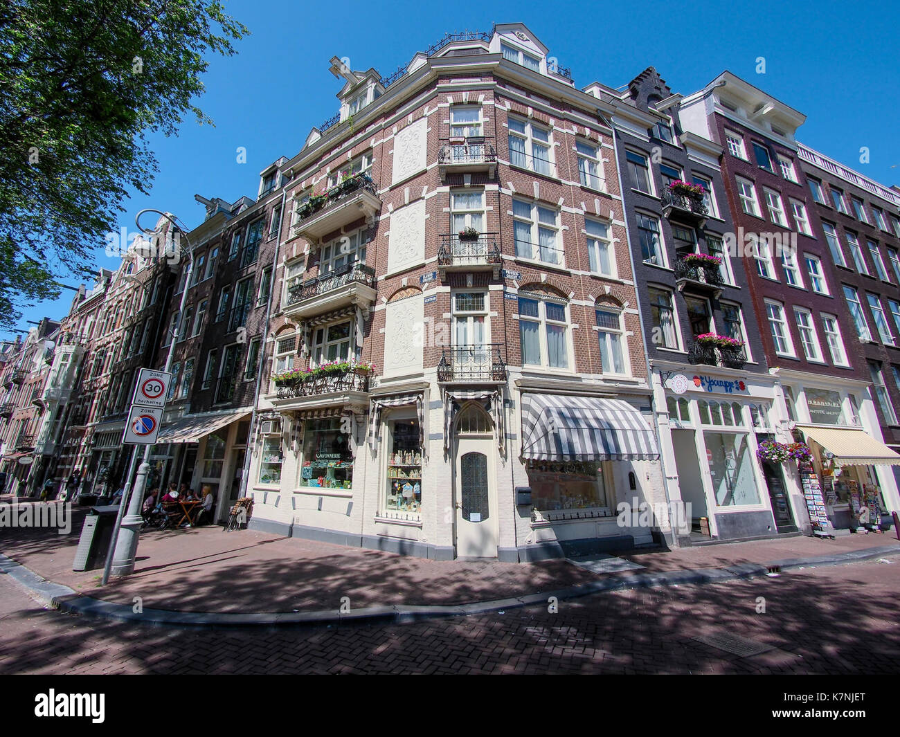 Network architecture hi-res stock photography and images - Alamy