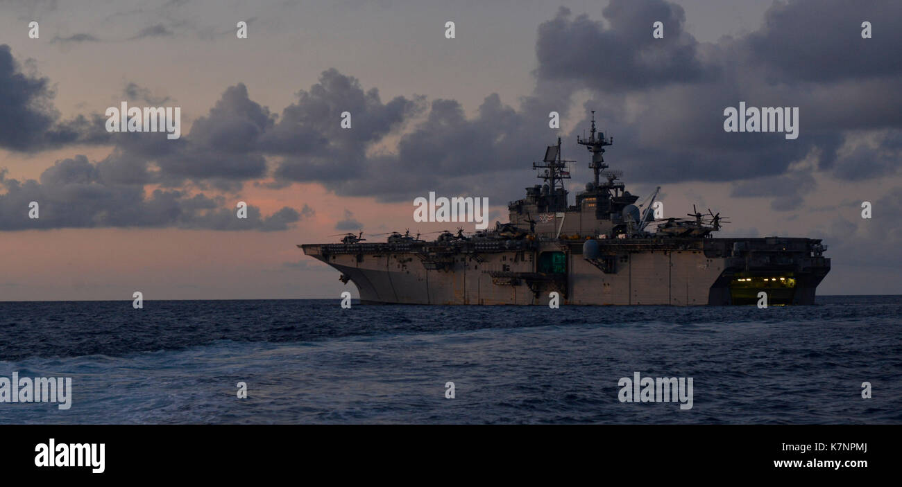 Uss iwo jima lhd 7 hi-res stock photography and images - Alamy