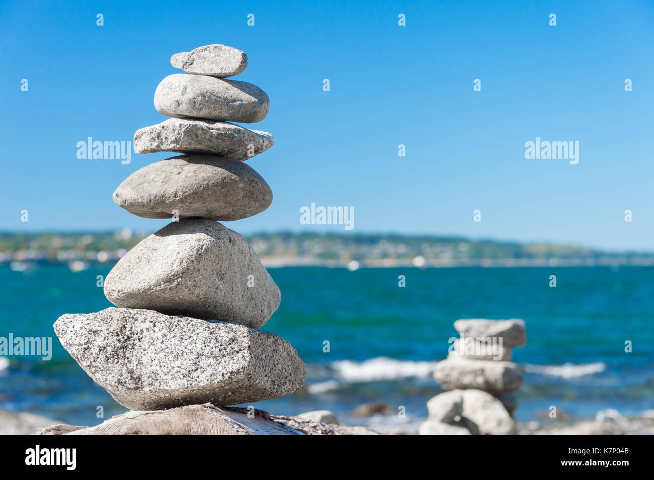 Balancing stone hi-res stock photography and images - Alamy