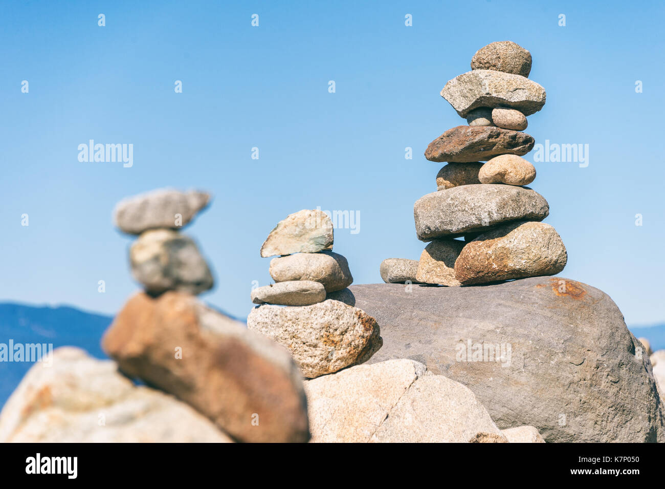 Balancing rocks hi-res stock photography and images - Alamy