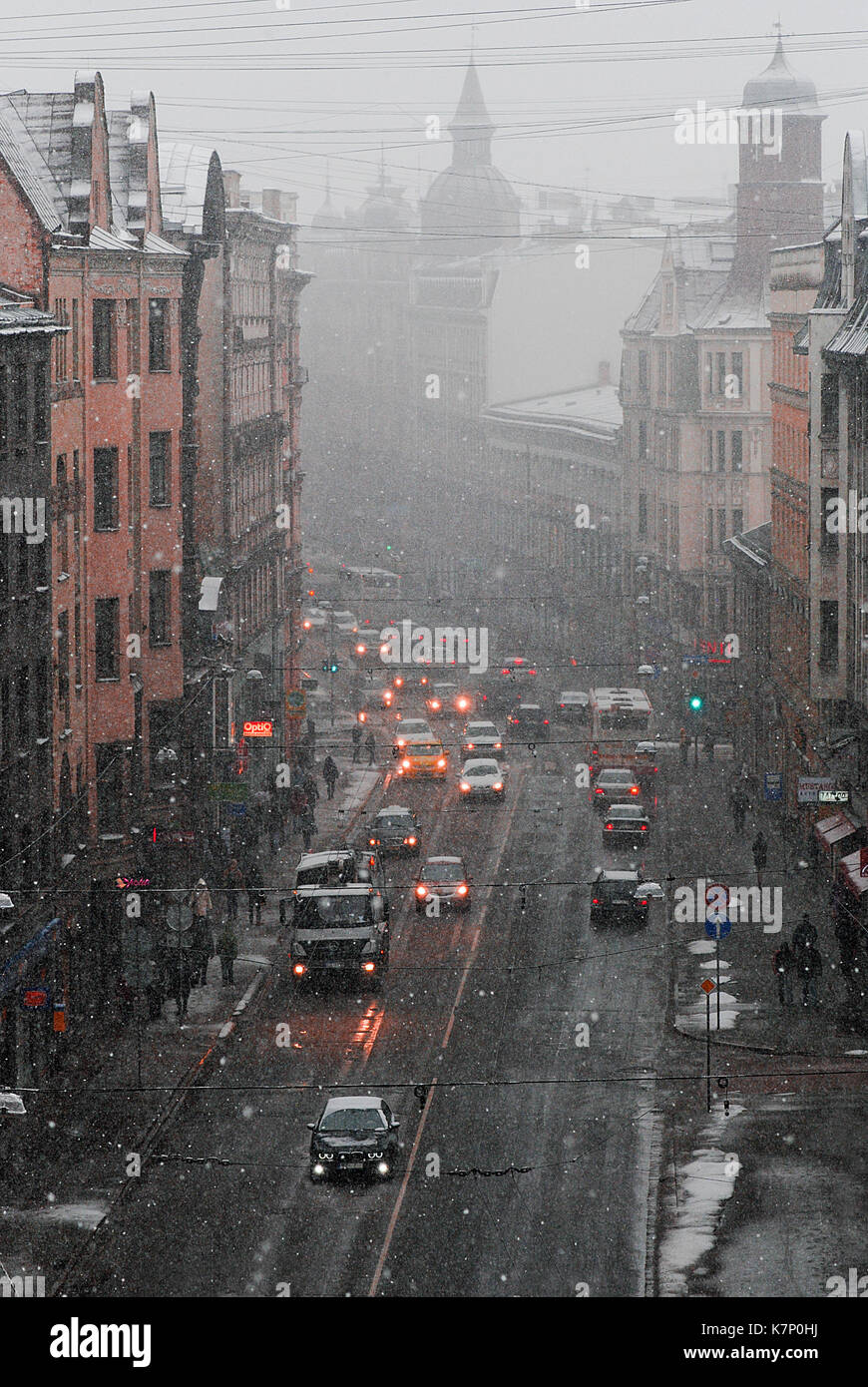 Snowstorm in the city center Stock Photo - Alamy