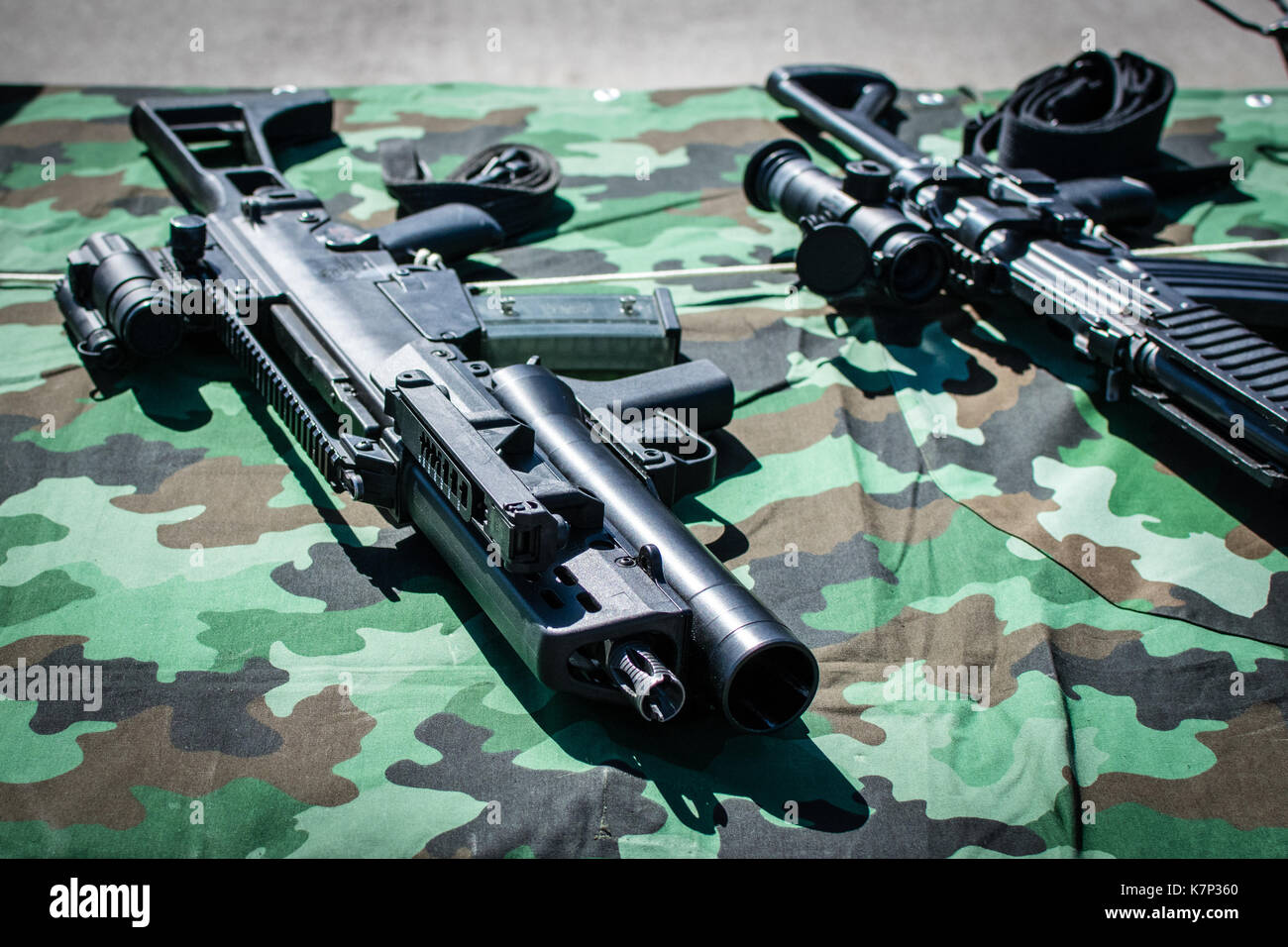 Modern camouflage hi-res stock photography and images - Alamy