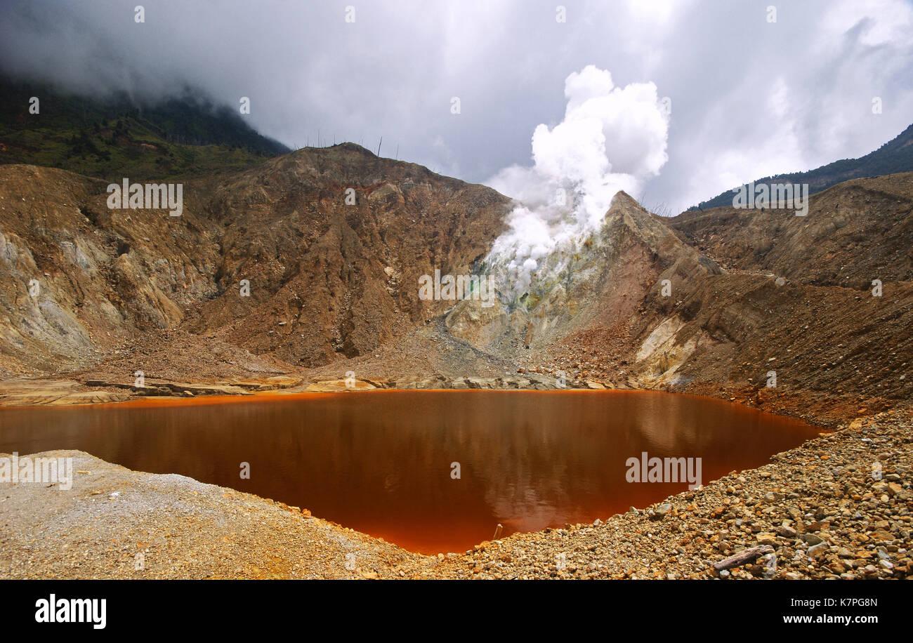 Papandayan hi-res stock photography and images - Alamy