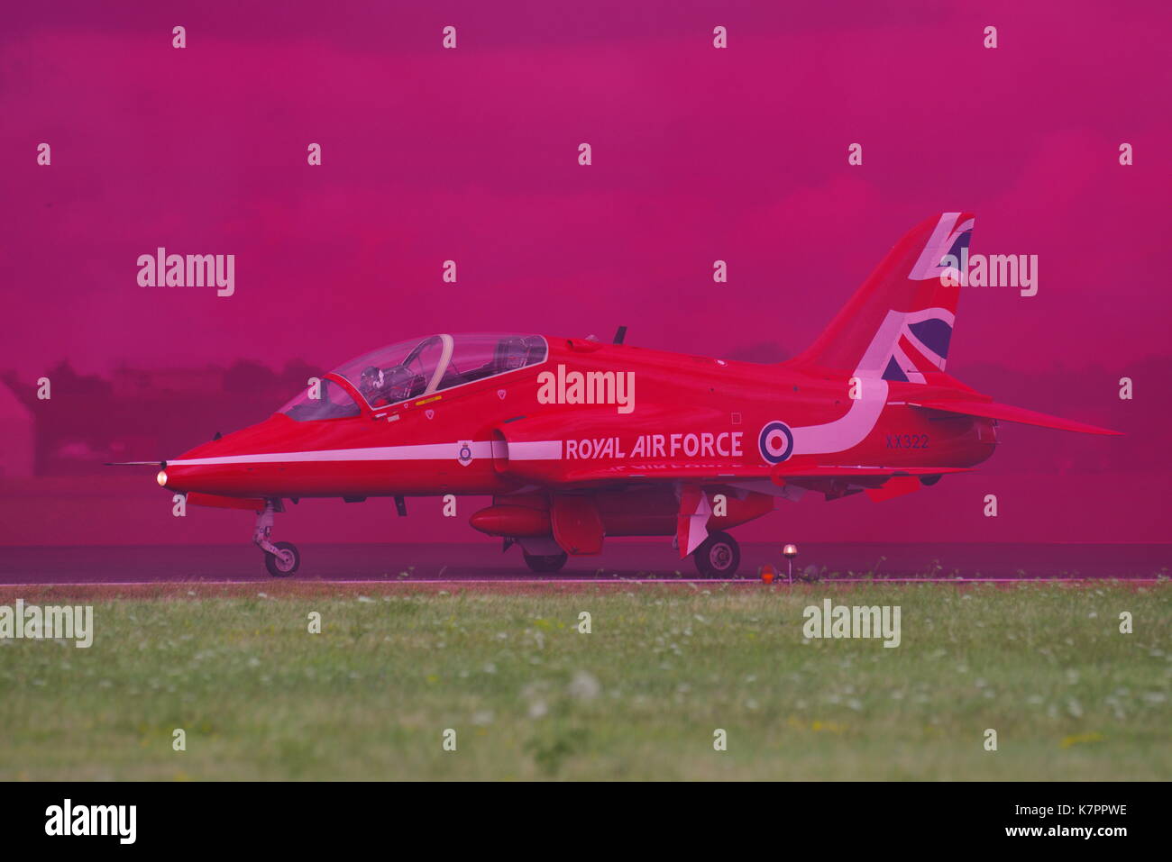 Bae hawk red arrows hi-res stock photography and images - Alamy