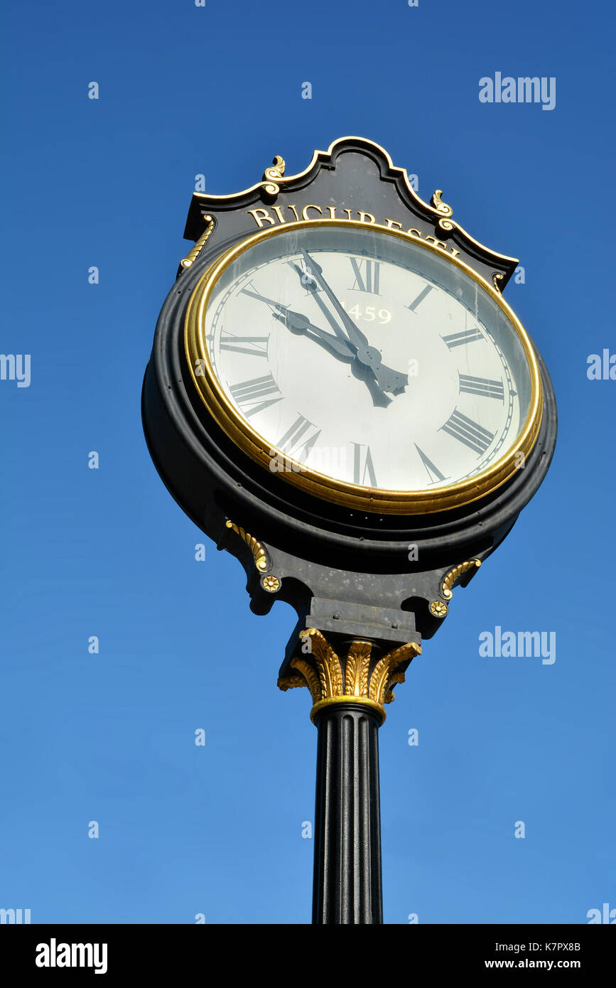 Bucharest vintage clock hi-res stock photography and images - Alamy
