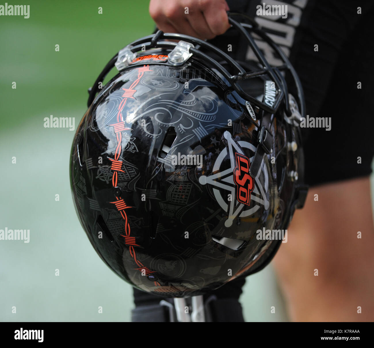 Pittsburgh panthers helmet hi-res stock photography and images - Alamy