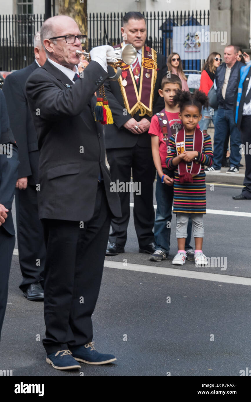Lord carson memorial parade hi-res stock photography and images - Alamy