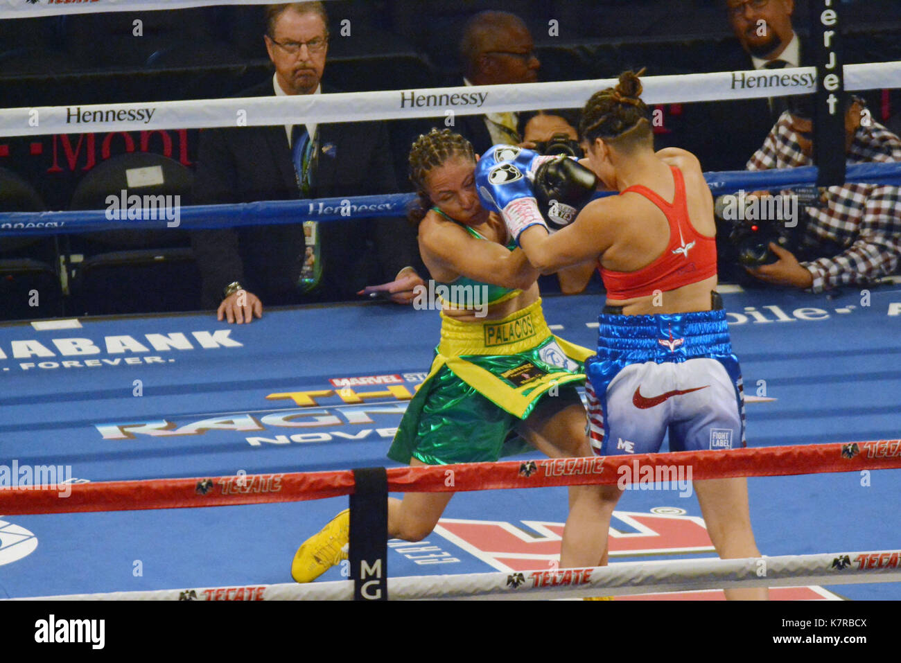 Las Vegas, Nevada, USA. 16th Sep, 2017. Female boxers Marlen Esparza ...