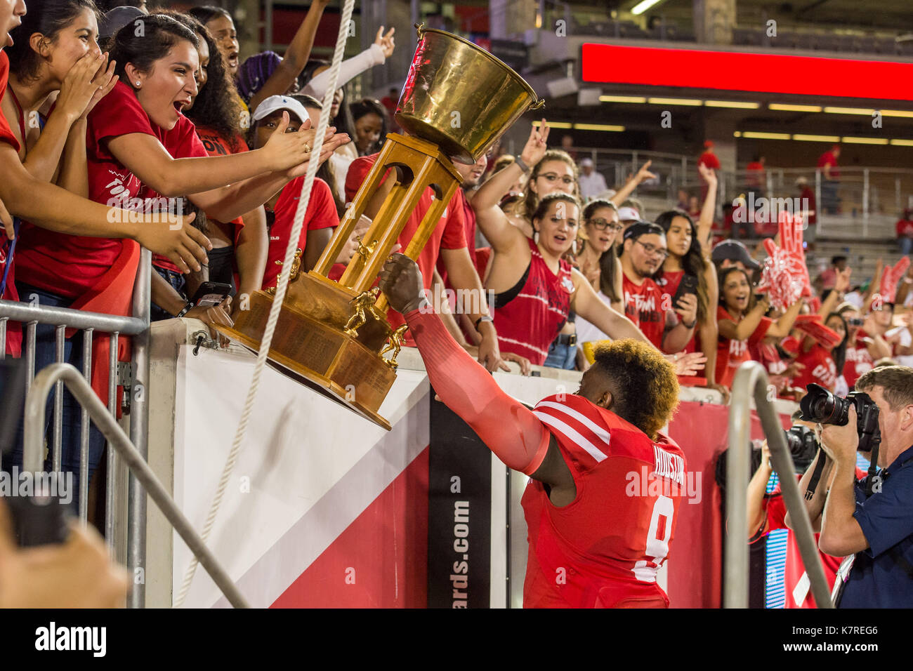 Houston, TX, USA. 16th Sep, 2017. Houston Cougars linebacker Matthew ...