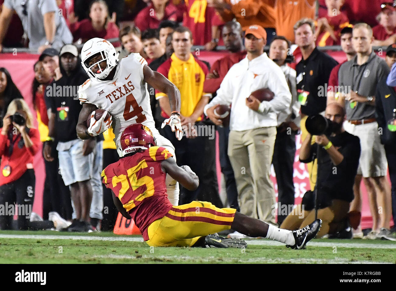 Los Angeles, CA, USA. 16th Sep, 2017. Texas Longhorns defensive back ...
