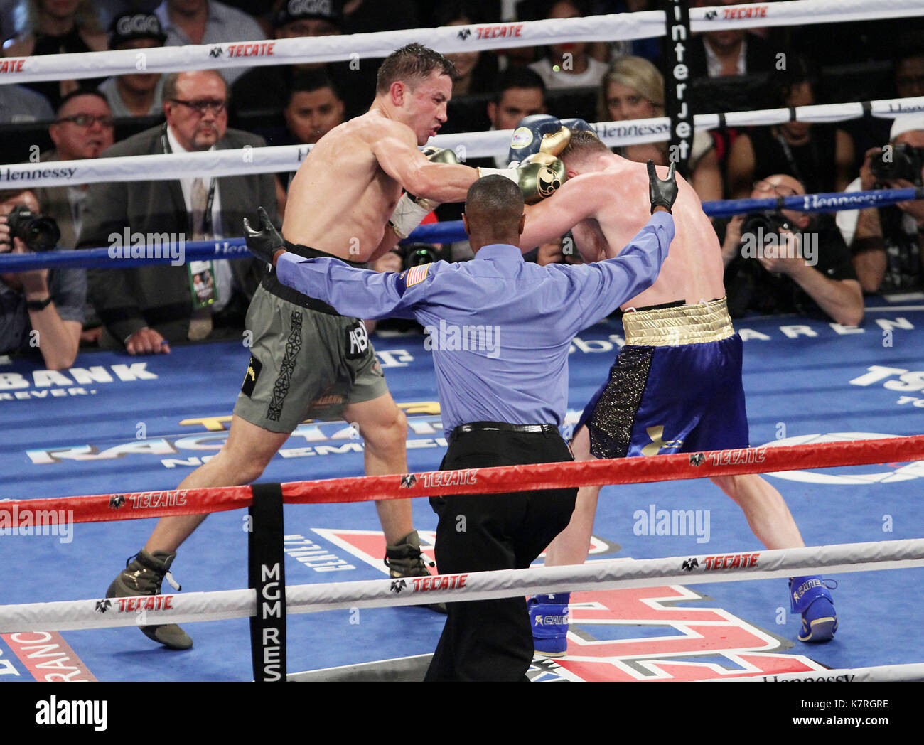 Alvarez golovkin draw hi-res stock photography and images - Alamy