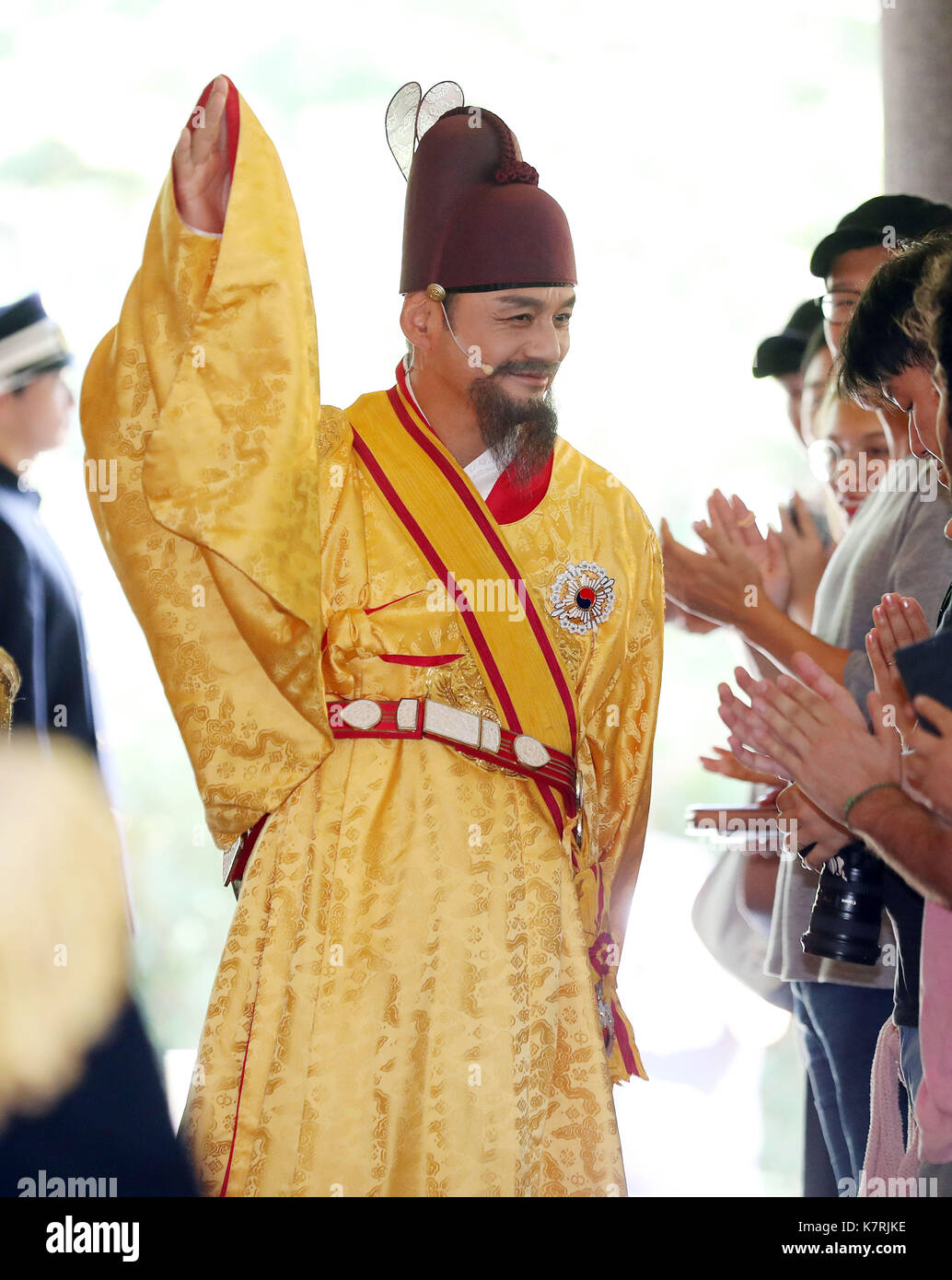 Korean emperor's meeting with foreign envoys re-enacted A man dressed ...