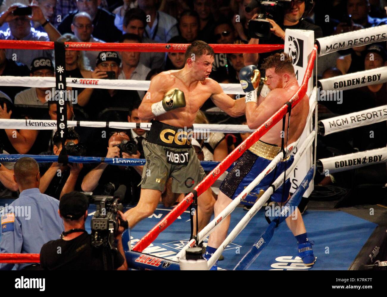 Las Vegas, NV, USA. 16th Sep, 2017. Gennady Golovkin and Canelo Alvarez ...