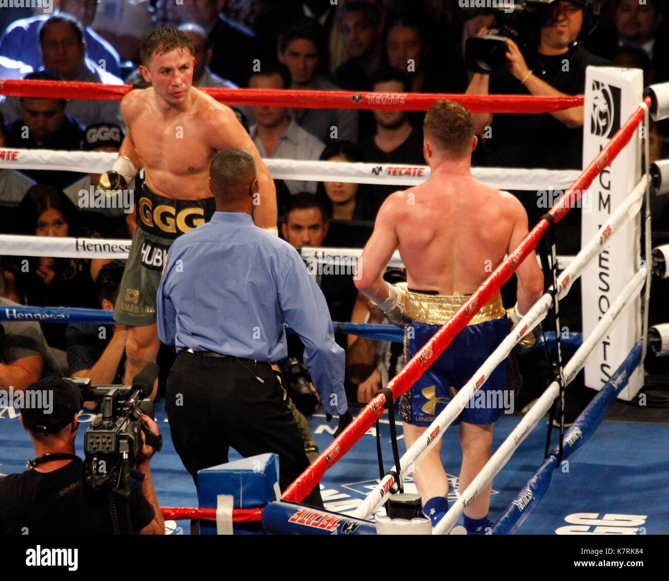 Las Vegas, NV, USA. 16th Sep, 2017. Gennady Golovkin and Canelo Alvarez ...