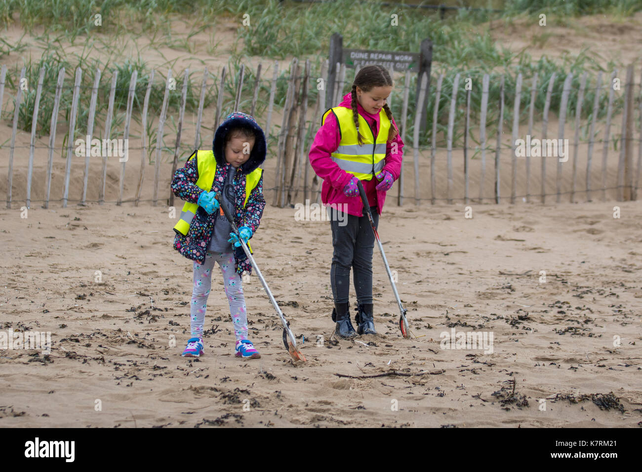 Pollution on british beaches hi-res stock photography and images - Alamy